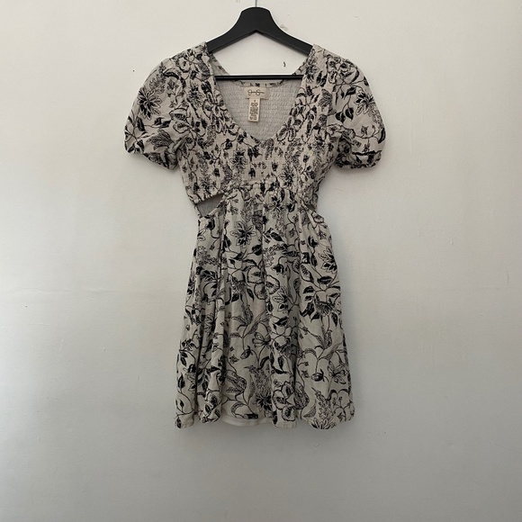 Jessica Simpson | Dresses | 5 Sale Jessica Simpson White Floral Smocked ...